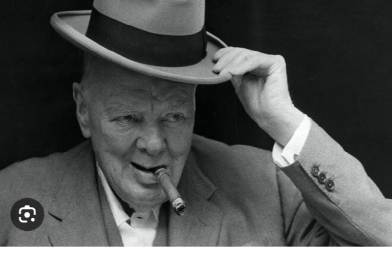 "tip one's hat to" 和 "take one's hat off to" 和有什么不一样？ | HiNative