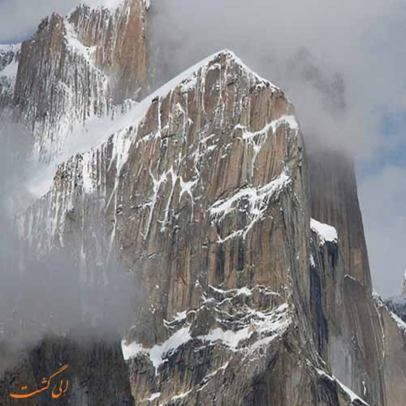 ¿Cuál es la diferencia entre "صخره" y "تخته سنگ" ? "صخره" vs "تخته سنگ ...