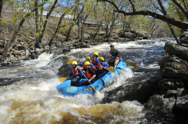 "river rafting " có nghĩa là gì? - Câu hỏi về Tiếng Anh (Mỹ) | HiNative