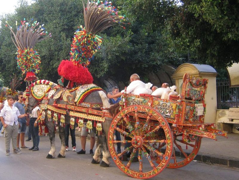 How do you say "carro" in Italian? | HiNative