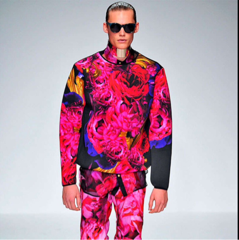 Hãy chỉ cho tôi những câu ví dụ với "flamboyant ( what does it mean ...