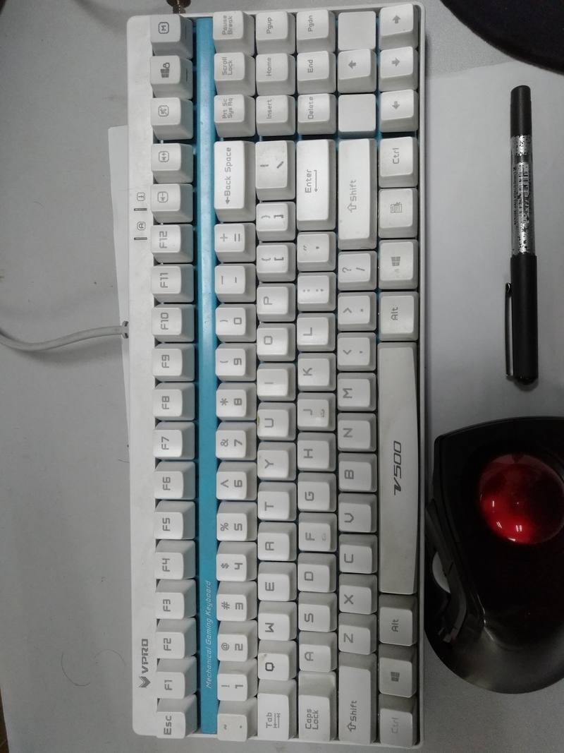 What does a Chinese keyboard look like? Could you please send a picture ...