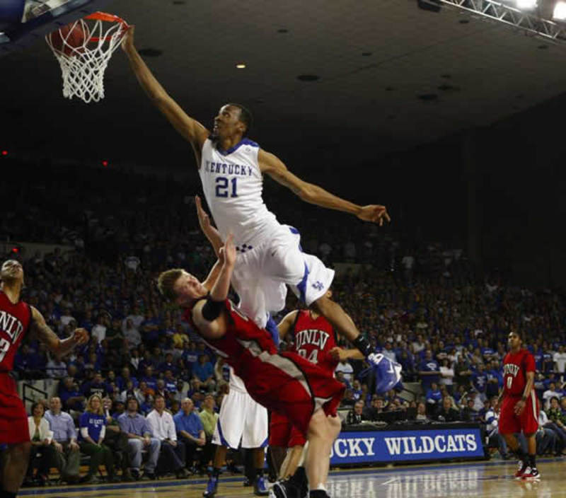 What is the meaning of "getttt dunked onn "? - Question about English ...