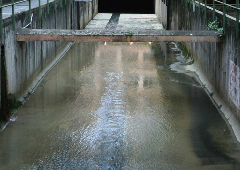 What is the meaning of "monsoon drain, "? - Question about English (US ...