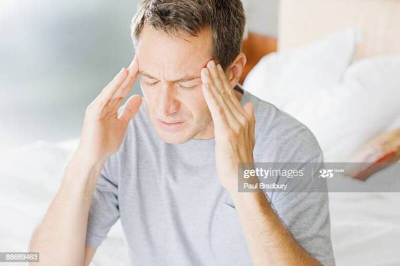 What is the meaning of "he rubbed his temple"? - Question about English ...