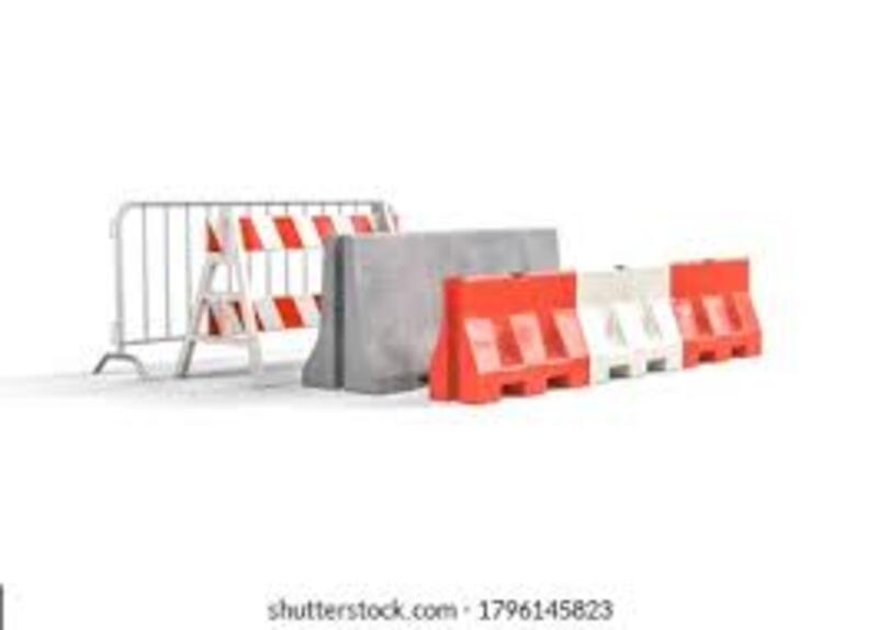 🆚What is the difference between "barrier" and "barricade" ? "barrier ...