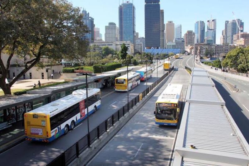 🆚What is the difference between "bus stop" and "bus station" ? "bus ...