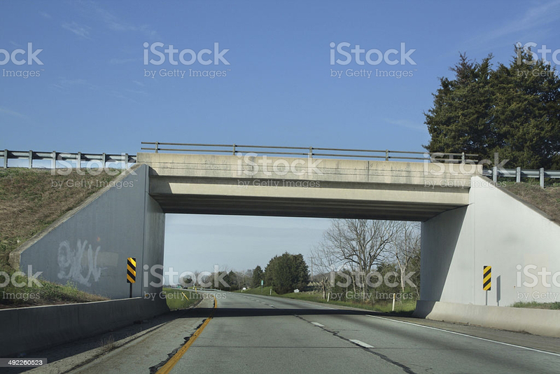 Co oznacza "Overpass "? - Pytanie o angielski (amerykański) | HiNative