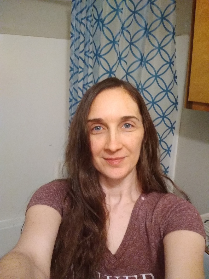 How do you say "‎一包200元，買五送一 One package $NT200 , buy 5 get 1 free. " in English (US)? | HiNative