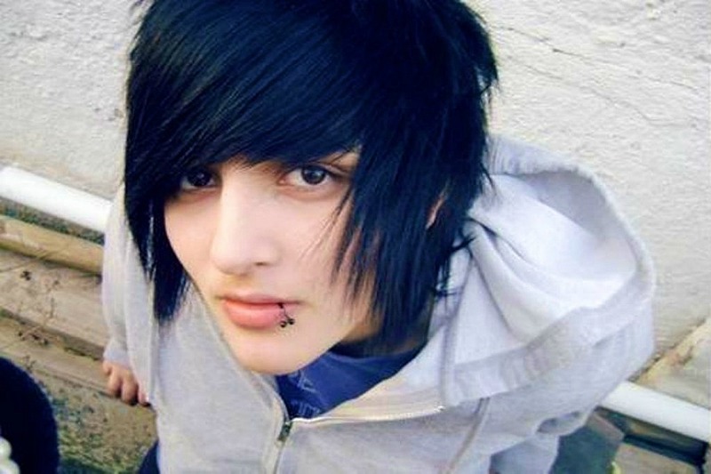 "a teenage emo" có nghĩa là gì? - Câu hỏi về Tiếng Anh (Mỹ) | HiNative